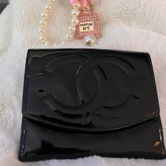 CHANEL | Bags | Euc Chanel Black Patent Leather Woc Serial Number Made ...